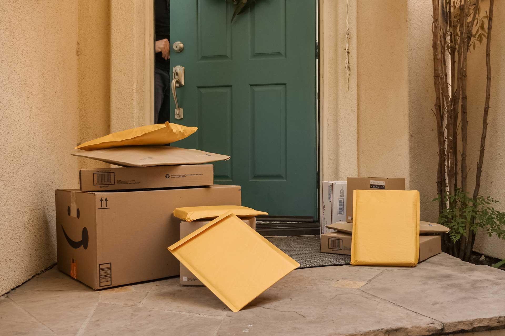 Shipping 101: The Basics of Standard Shipping - Falcon Fulfillment